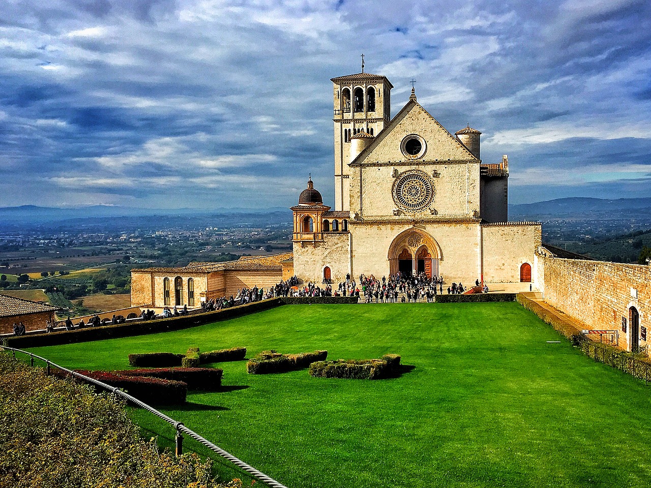 The 12 Most Beautiful Churches In Italy